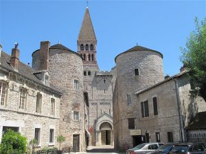 Stilul romanic - ID Proiect